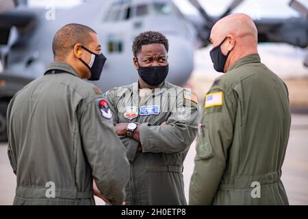 U.S. Air Force Maj. Kenneth Ruggles Jr. with his wife, Michelle Ruggles ...