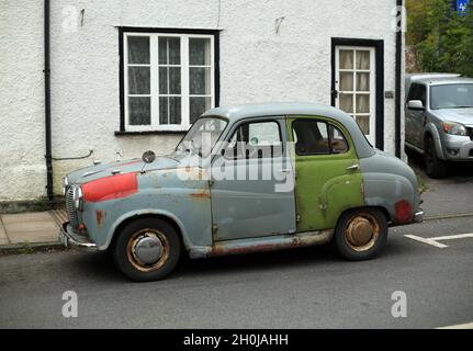A rusty unrestored 1958 Austin A35 Stock Photo - Alamy