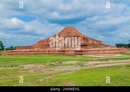 Somapuri Vihara Somapura Mahavihara , ruins of Buddhist monastic ...