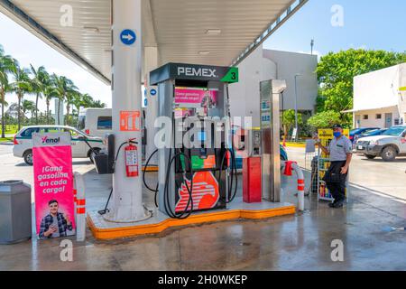 Pemex Gas Station, Cancun, Mexico, 2021 Stock Photo - Alamy