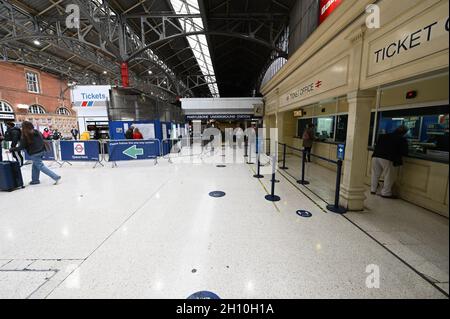 The inner foyer of Marylebone station Stock Photo - Alamy
