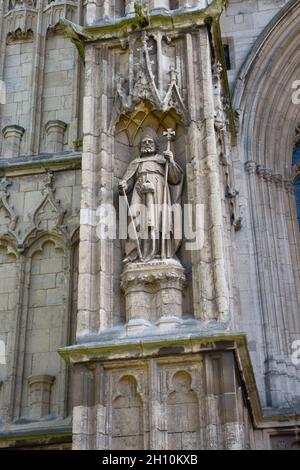 Beverley Minster West Front, Victorian statues Stock Photo - Alamy