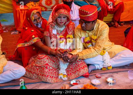 Kanyadaan ritual in a New Delhi wedding in India Stock Photo - Alamy