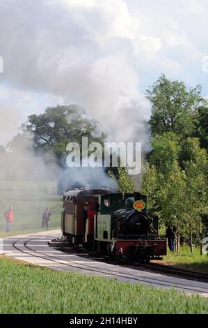 "Isibutu" and Surrey County Council GP39 head for the Terminus from Oak ...