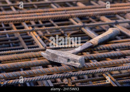 Installation of a reinforced concrete monolithic ceiling on formwork ...