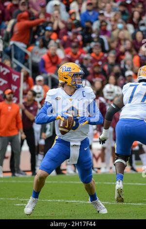 October 16, 2021: Pittsburgh Panthers quarterback Kenny Pickett runs ...