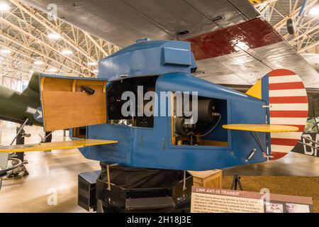 Link trainer flight simulator used to train WWII pilots displayed at ...