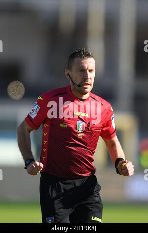 Referee Marco Serra during the Serie A match between SSC Napoli and ...