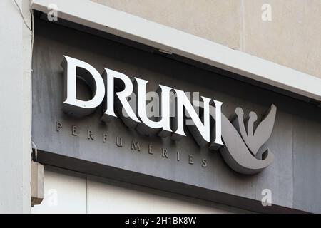 VALENCIA, SPAIN - OCTOBER 16, 2021: Druni is a spanish chain of ...