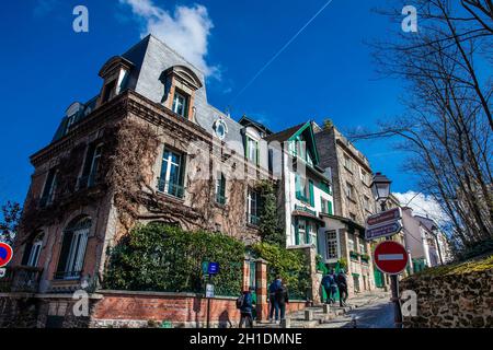 PARIS, FRANCE - MARCH, 2018: Corner on the steep streets of the famous ...