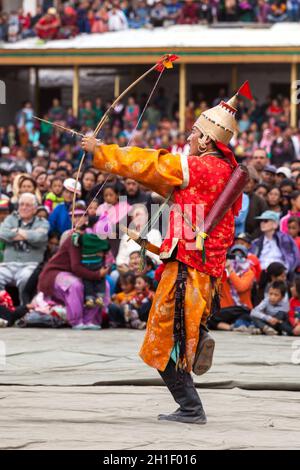 LEH, INDIA - SEPTEMBER 08, 2012: Young dancers in traditional Ladakhi ...
