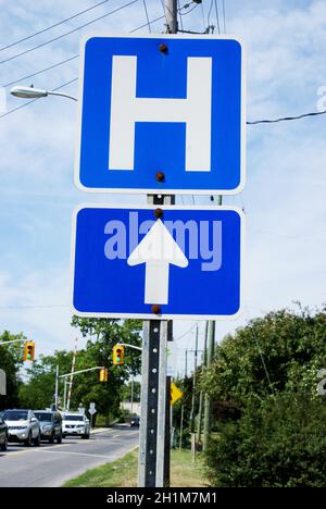 Street Sign the Direction Way to Hospital Stock Photo - Alamy