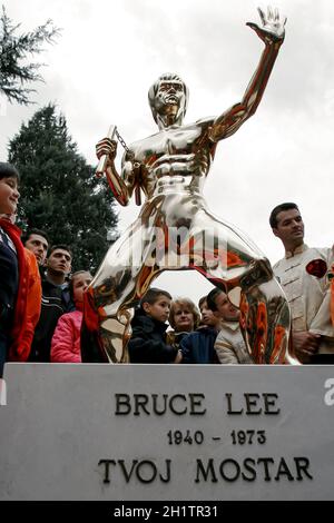 Bosnian people celebrate unveiling the statue of the Bruce Lee Hong ...
