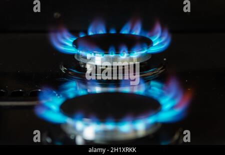 Lit Gas Ring On A Cooker Stock Photo - Alamy