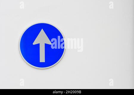 Sign of obligation to circulation, on white background Stock Photo - Alamy