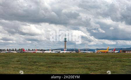 east midlands airport control tower Stock Photo - Alamy