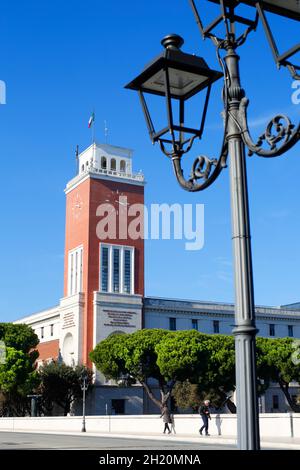 Pescara, Abruzzo, Italy. View of Pescara showing the Palazzo di Citta ...