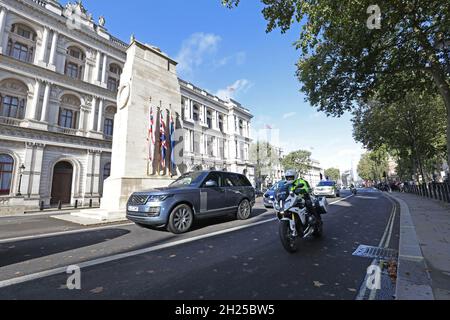 Prime Ministers motorcade and police escort. UK Stock Photo - Alamy