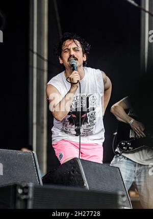 Pigs Pigs Pigs Pigs Pigs Pigs Pigs (or Pigs x7) performing live at ...