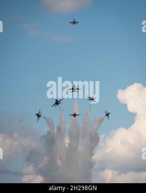 jet fighter pilot maneuver during training exercise in mid air Stock ...