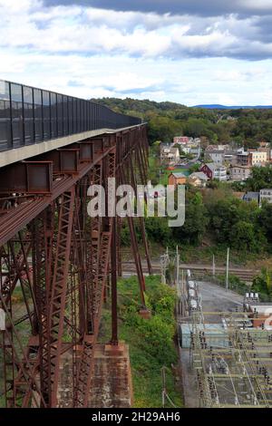 Historical Poughkeepsie Railroad Bridge aka Walkway Over the Hudson ...