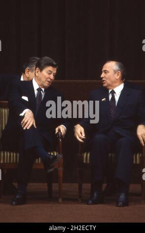 Gorbachev and Reagan 1985-7 Stock Photo - Alamy