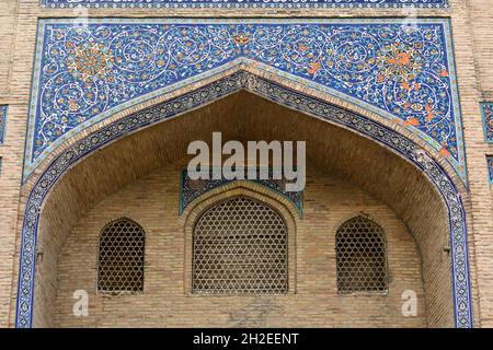 Abu Bakr Kaffal Shashi mausoleum, Tashkent, Uzbekistan, Central Asia ...