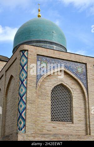 Abu Bakr Kaffal Shashi mausoleum, Tashkent, Uzbekistan, Central Asia ...