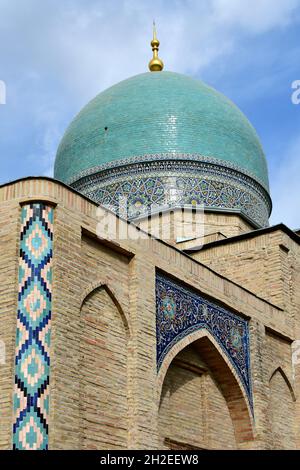 Abu Bakr Kaffal Shashi mausoleum, Tashkent, Uzbekistan, Central Asia ...