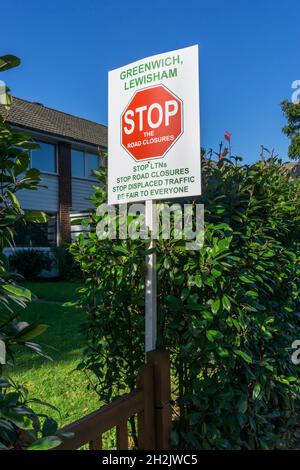 road signage, stop signs, traffic lights, roads, pedestrian zone ...