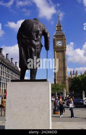 Statue of Winston Churchill facing Big Ben, London, England, UK Stock ...