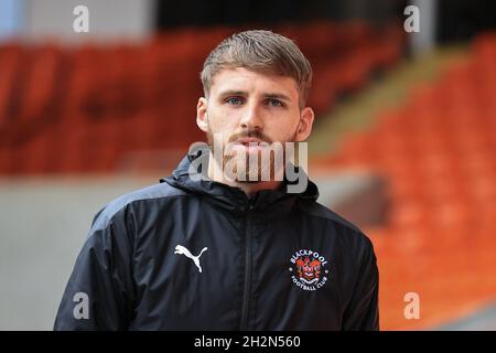 Daniel Grimshaw of Blackpool arrives ahead of the Sky Bet League 1 ...
