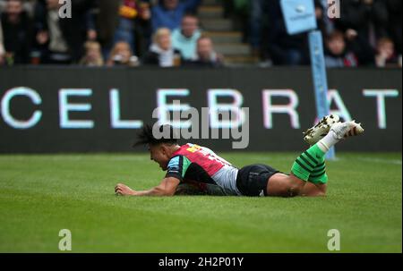 Harlequins' Marcus Smith scores his side's third try during the ...