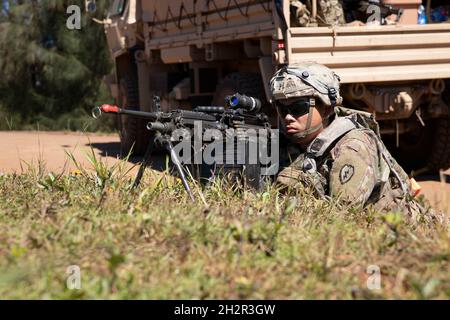 Soldiers with 325th Brigade Support Battalion, 25th Infantry Division ...