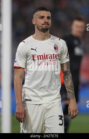 Rade Krunic of AC Milan reacts to missing the goal during the UEFA ...