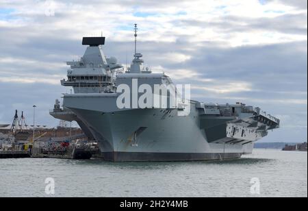 22/10/2021 Portsmouth UK HMS Prince of Wales (R09) is the second in the ...