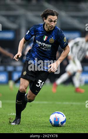 Matteo Darmian of FC Internazionale in action during the Serie A ...