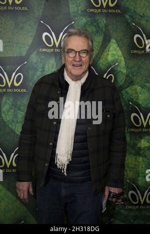 Larry David arrives on the red carpet at the premiere of "Clear History ...
