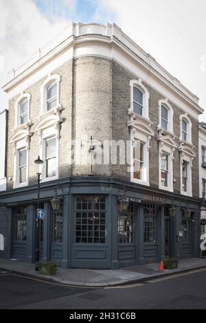 Pigs Ear Pub; Chelsea; London; England; UK Stock Photo - Alamy