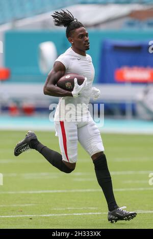 Atlanta Falcons wide receiver Christian Blake (13) makes the catch ...