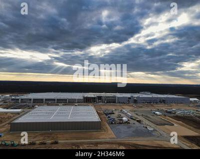 Tesla gigafactory in Germany during construction Stock Photo - Alamy