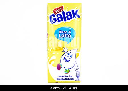 Galak white Chocolate bar. Galak is a brand of Nestlé Stock Photo - Alamy