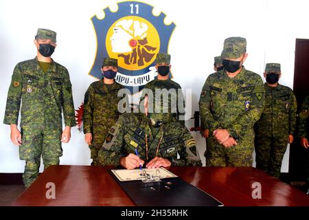 Philippine Army Lt. Col. Erwin A. Alea, left, assistant chief of staff ...