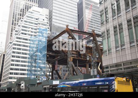 Manhattan always seems to have room to squeeze in another commercial ...