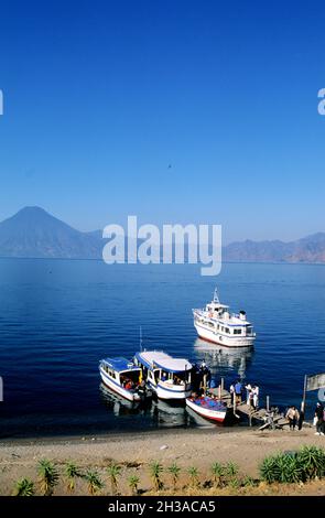 GUATEMALA. PANAJACHEL REGION. ATITLAN LAKE Stock Photo - Alamy