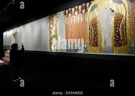 Beethoven Frieze by Gustav Klimt painted in 1902 in homage to ...