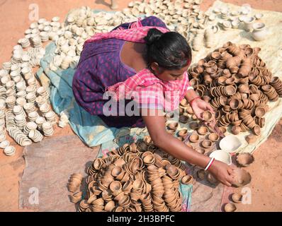 Diyas ; diya, diyo, deya, divaa, deepa, deepam, deepak, oil lamp ...