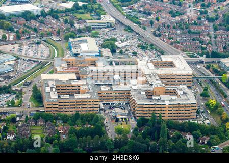 The Queen's Medical Centre (QMC), Medical School, University Hospital ...