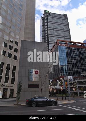BMO logo and blue facade of bank branch building, San Francisco ...