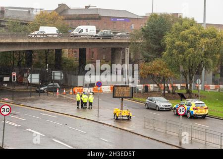 COP26: An electronic road sign at the Clydeside Expressway, a key route ...